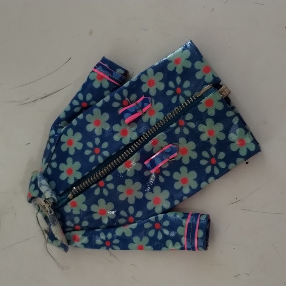 Barbie | Toys | Vintage 963 Barbie Skipper Blue Flowered Raincoat ...